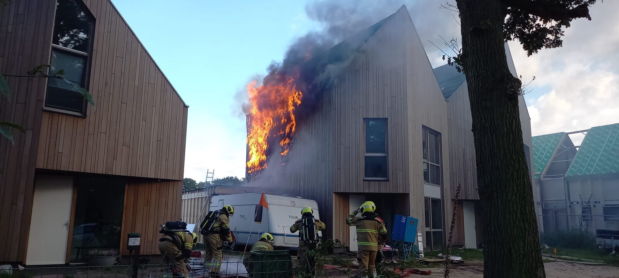 Grote brand met veel rook in woning in nieuwbouwwijk Boekel
